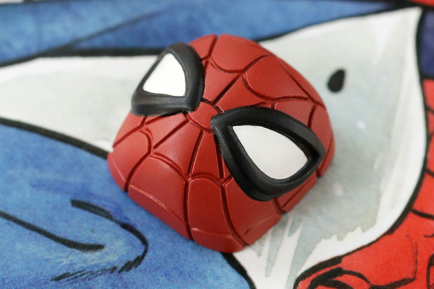Drop + Marvel Spider-Mask Artisan Keycap