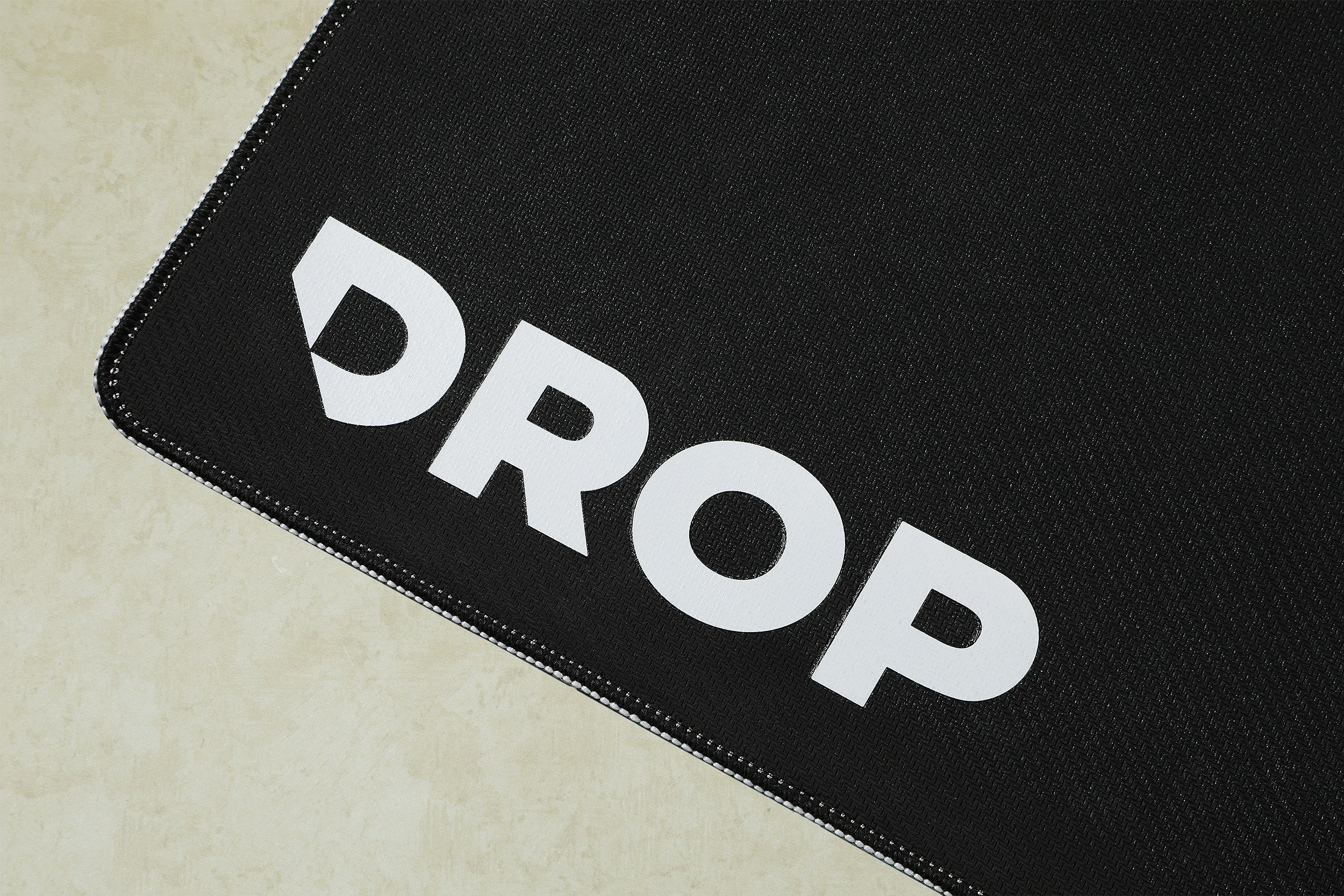 Drop + The Lord of the Rings™ Rohirrim™ Desk Mat | Battlestations ...