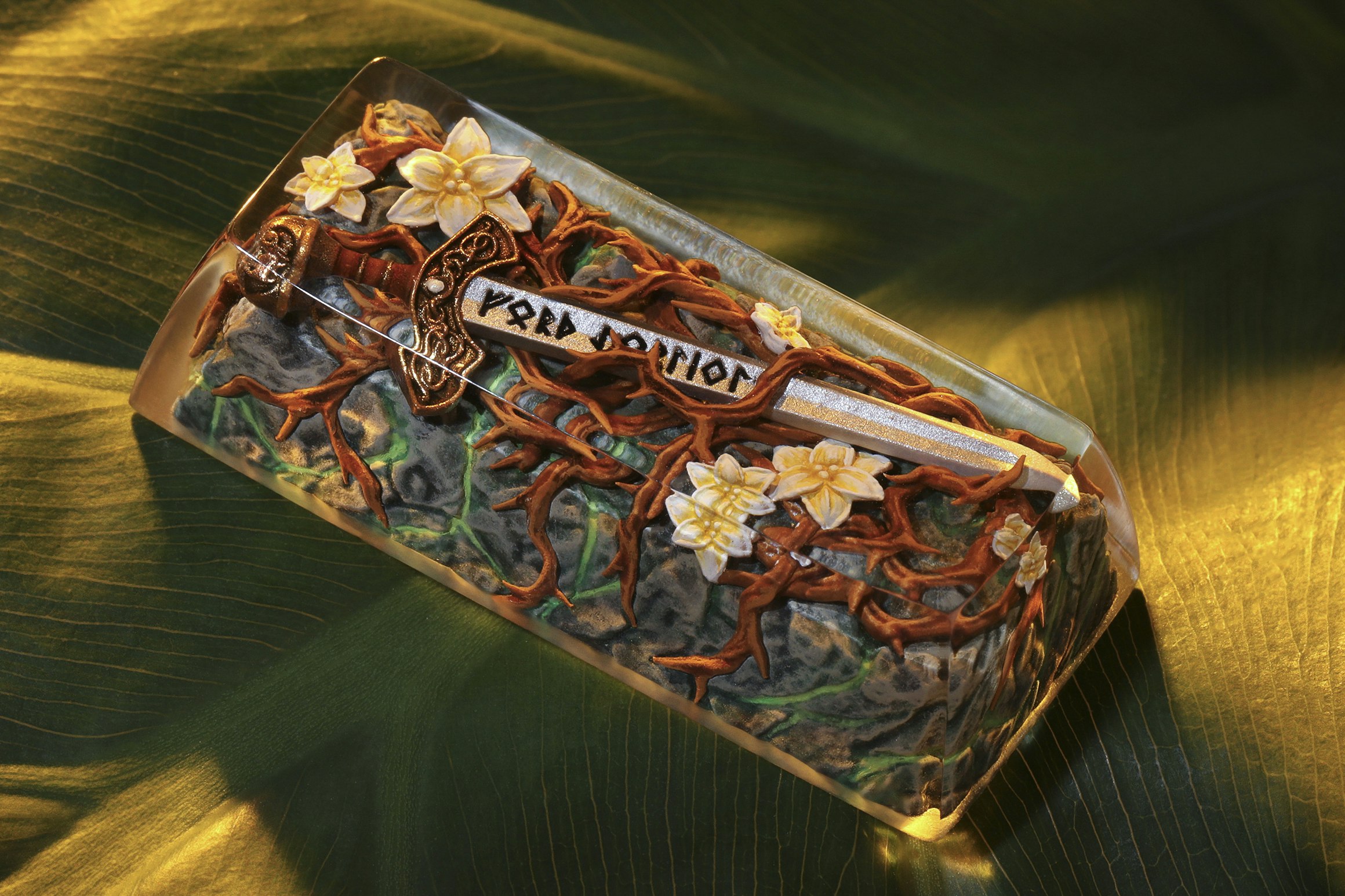 Drop + The Lord of the Rings™ Rohan™: Simbelmynë Artisan Keycap ...