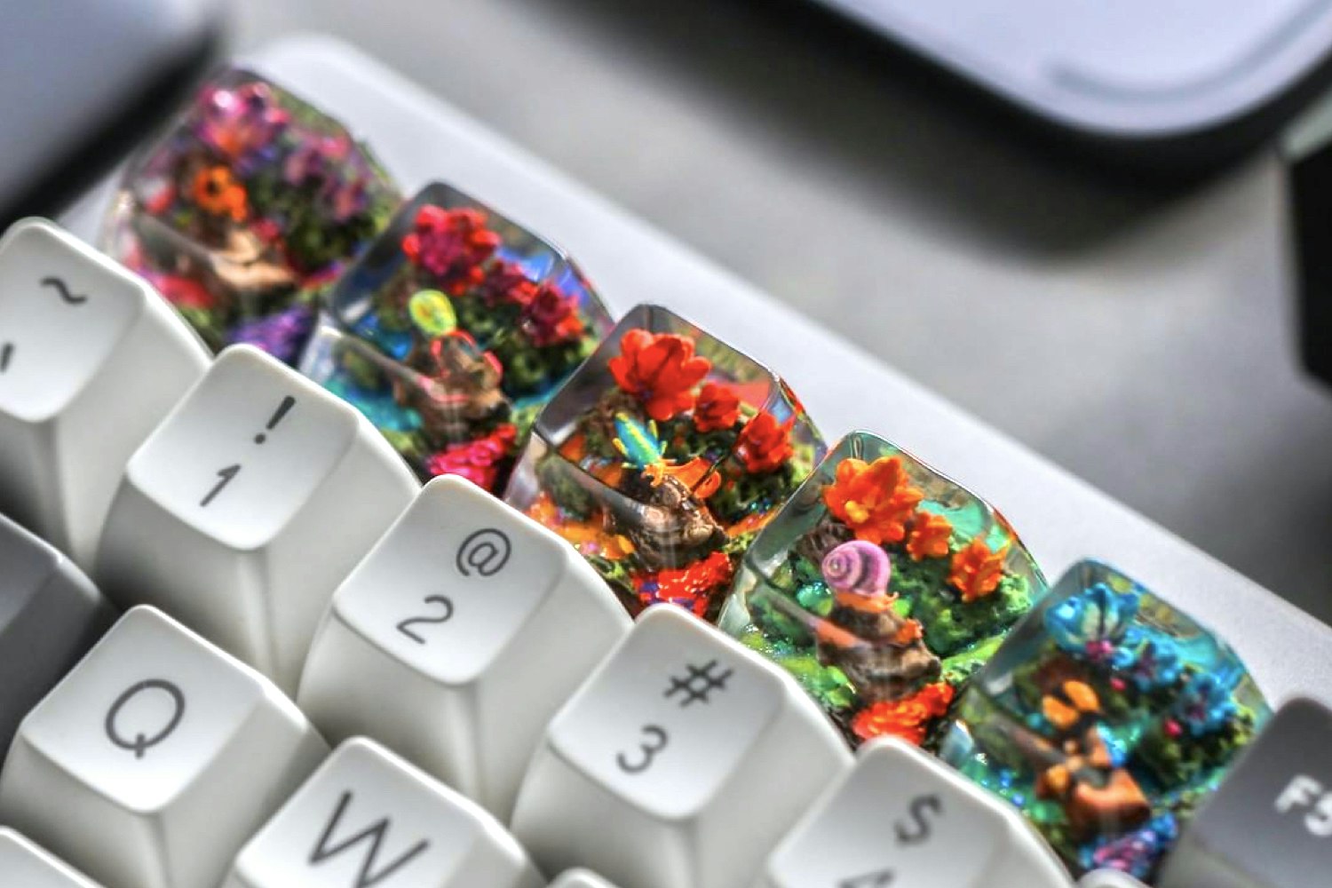 Dwarf Factory Miracle Island Artisan Keycap | Mechanical Keyboards ...