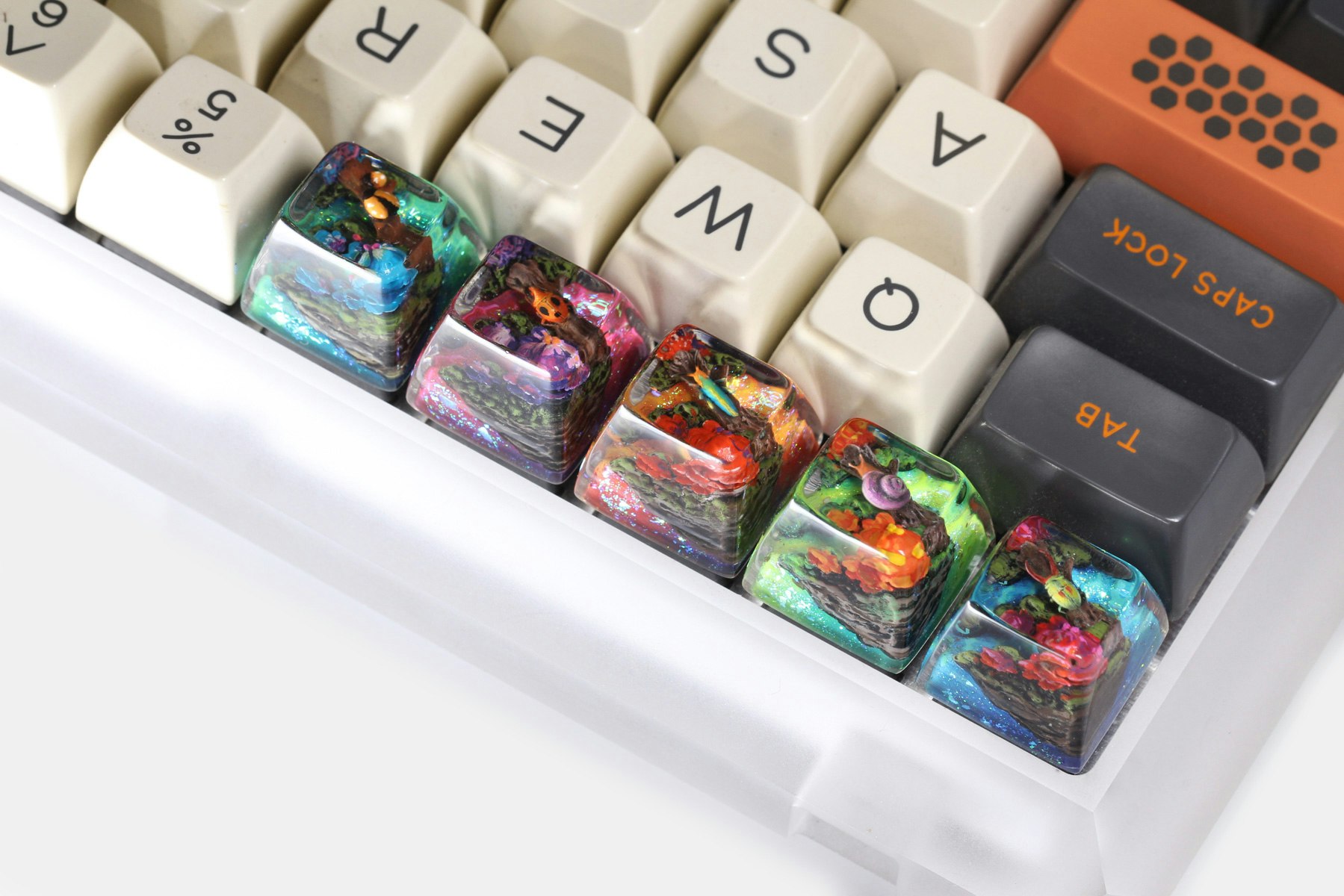 Dwarf Factory Miracle Island Artisan Keycap | Mechanical Keyboards ...