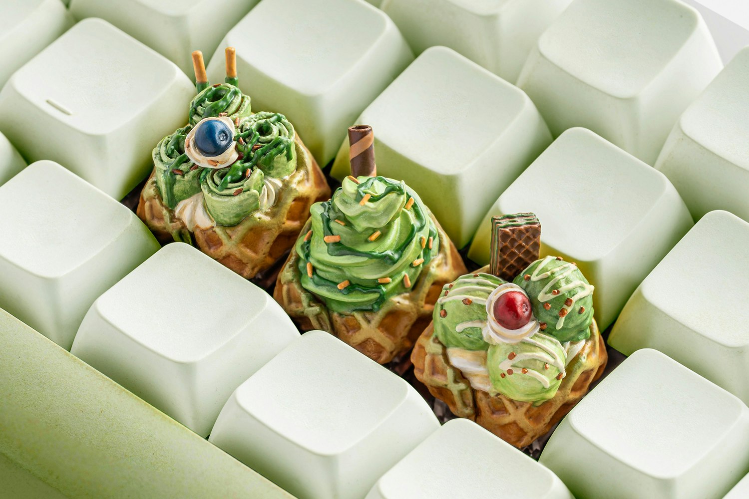 Dwarf Factory The Frosty Van Artisan Keycap | Mechanical Keyboards ...