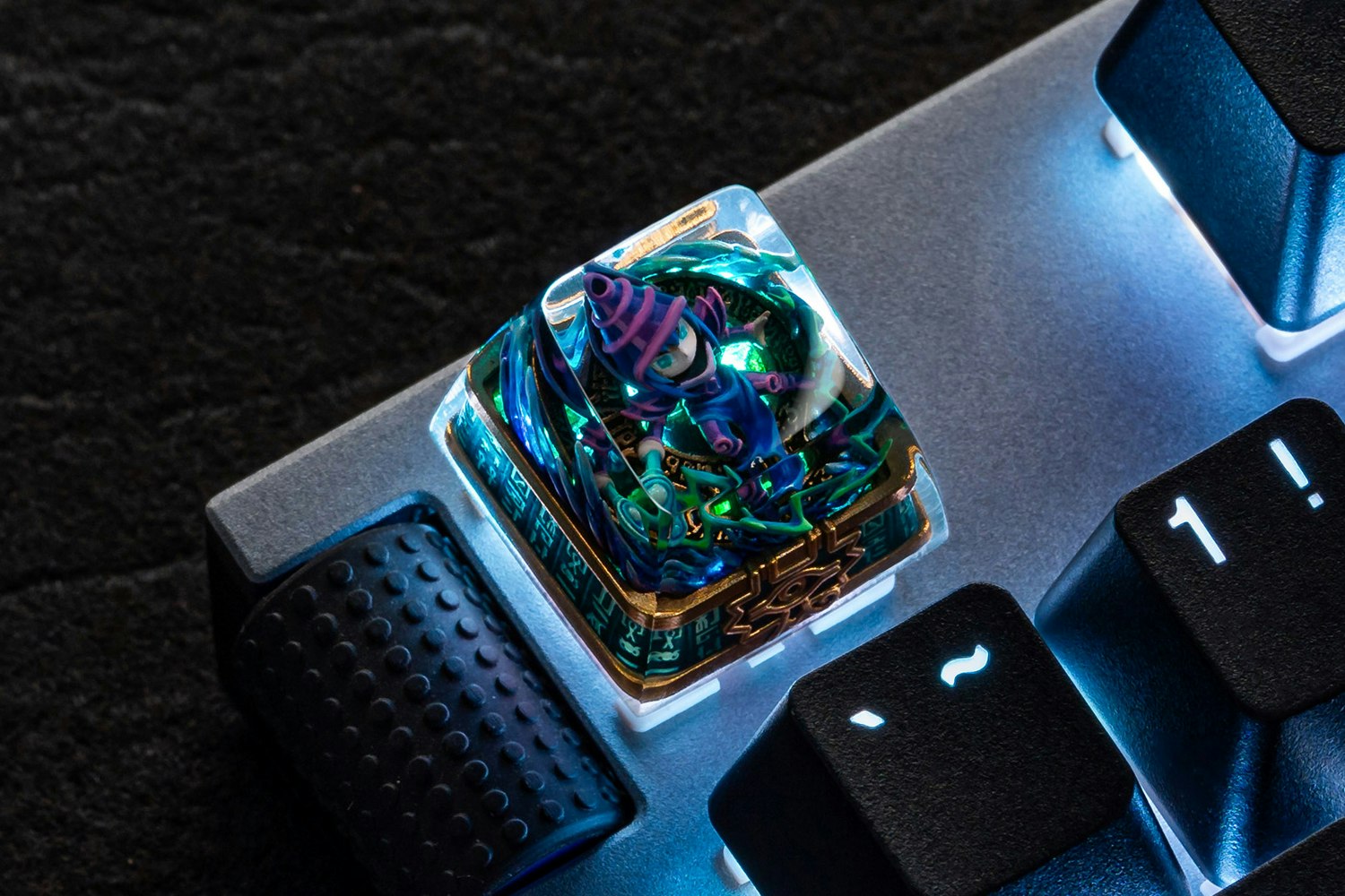 Eminent Crafts x Dwarf Factory Yu-Gi-Oh! Artisan Keycap - Blue-Eyes ...