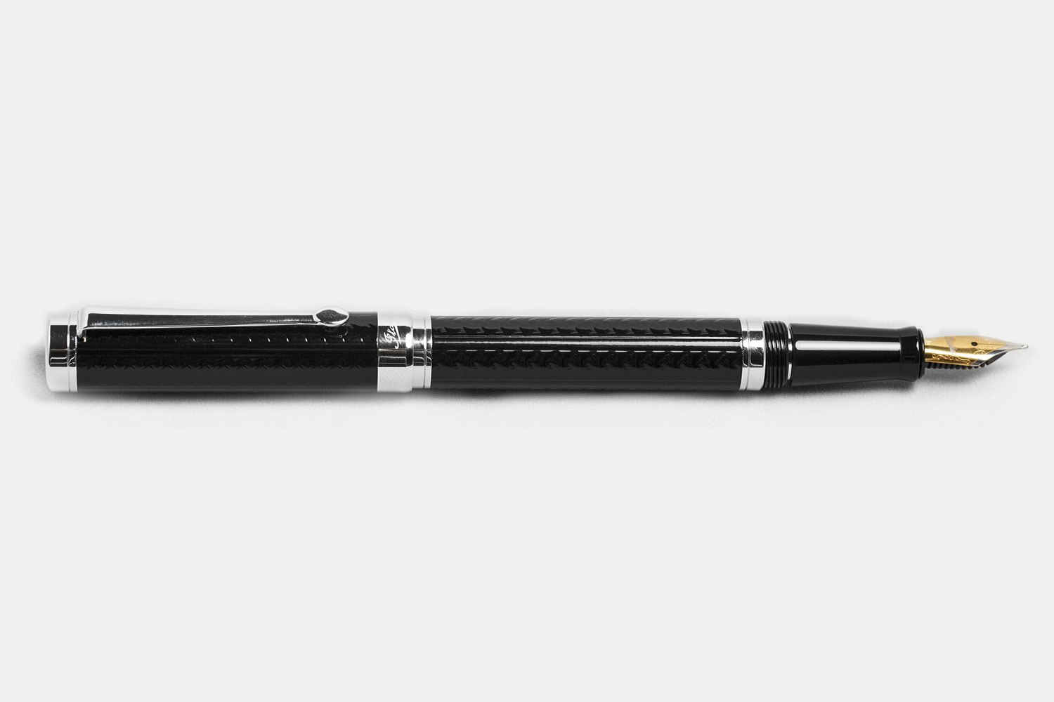 Italix Viper's Strike Fountain Pen | Pens | Fountain Pens | Drop