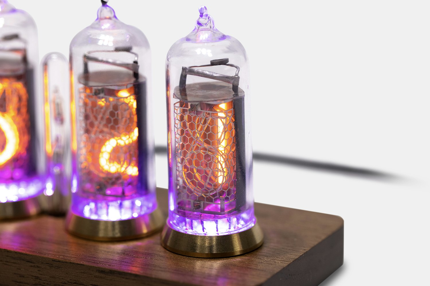 Keebmonkey IN14 Walnut Nixie Clock With Driver | Battlestations ...
