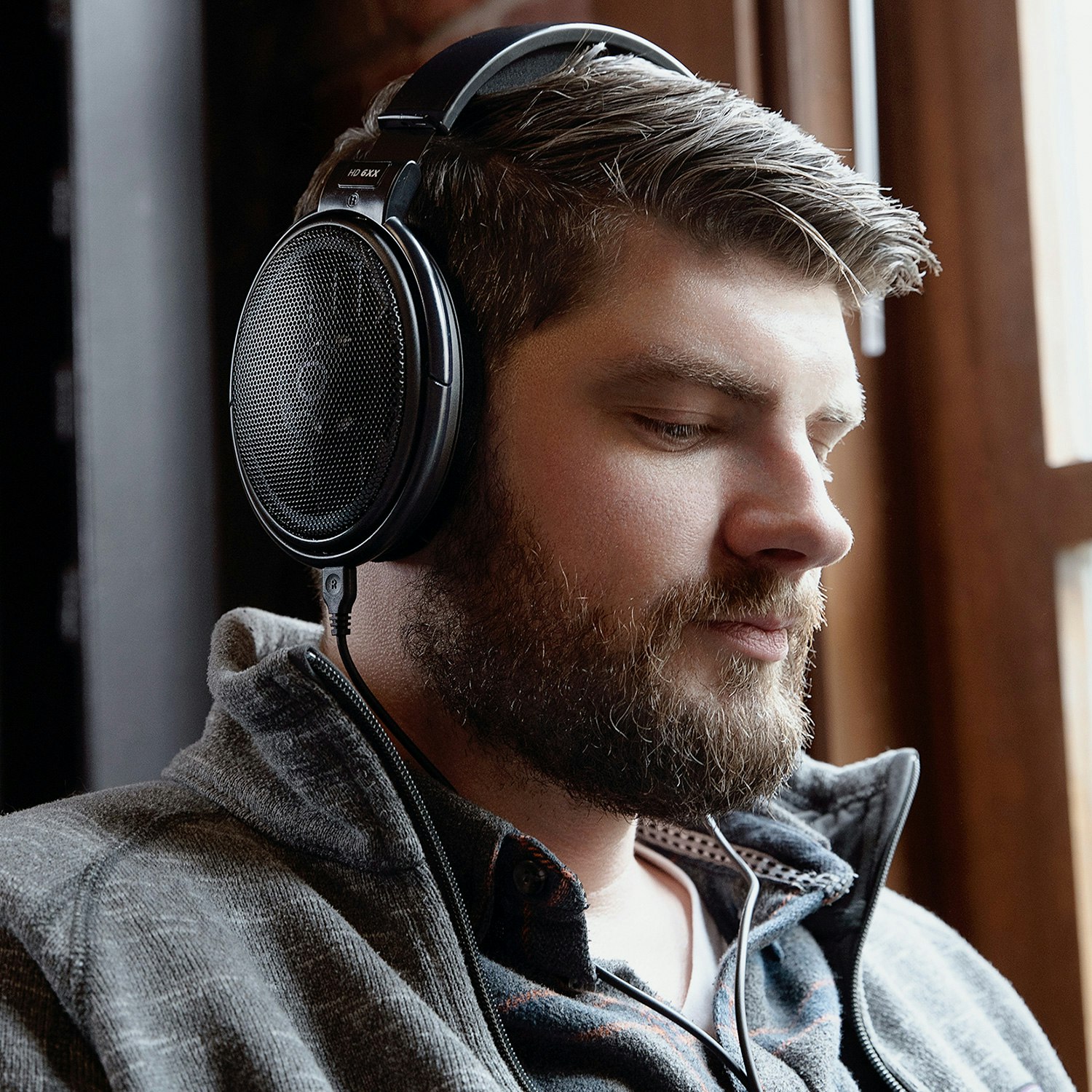 Drop + Audio-Technica Carbon VTA Turntable | Audiophile Turntables